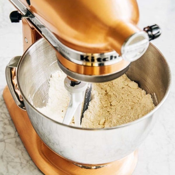 15-Minute Stand Mixer Pie Crust Recipe » Hummingbird High