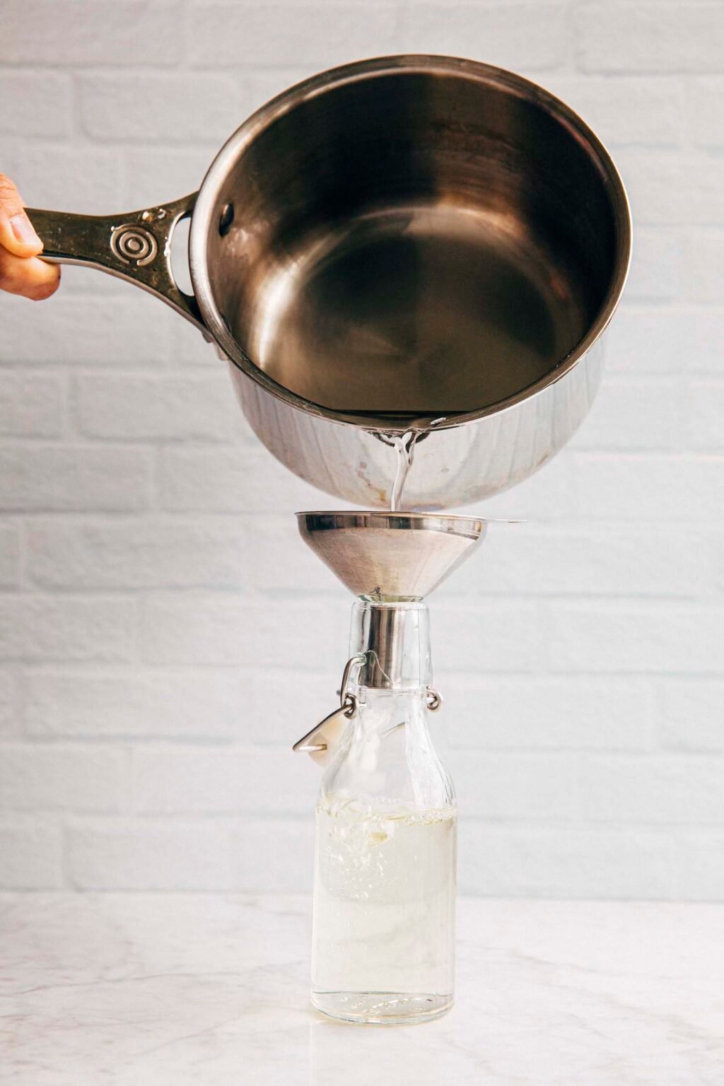 5 Minute Simple Syrup Recipe (For Cakes, Cocktails, Drinks ...